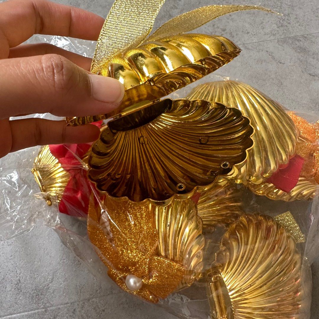 Gold Shell Clamp Candy Holder, Hobbies & Toys, Stationery & Craft ...