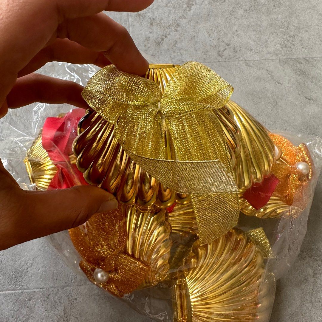 Gold Shell Clamp Candy Holder, Hobbies & Toys, Stationery & Craft ...