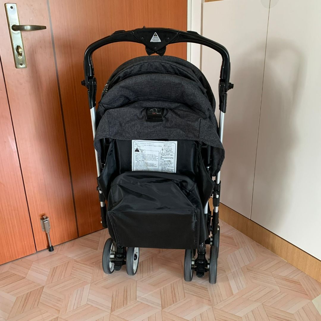 Great looking One Hand Fold Stroller with Superb Mobility up for Grab ...