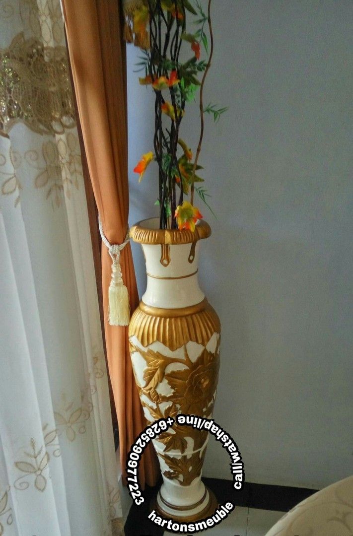 Guci Antik vas bunga kayu, Perabotan Rumah di Carousell