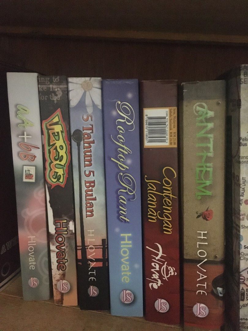 Hlovate, Hobbies & Toys, Books & Magazines, Storybooks on Carousell