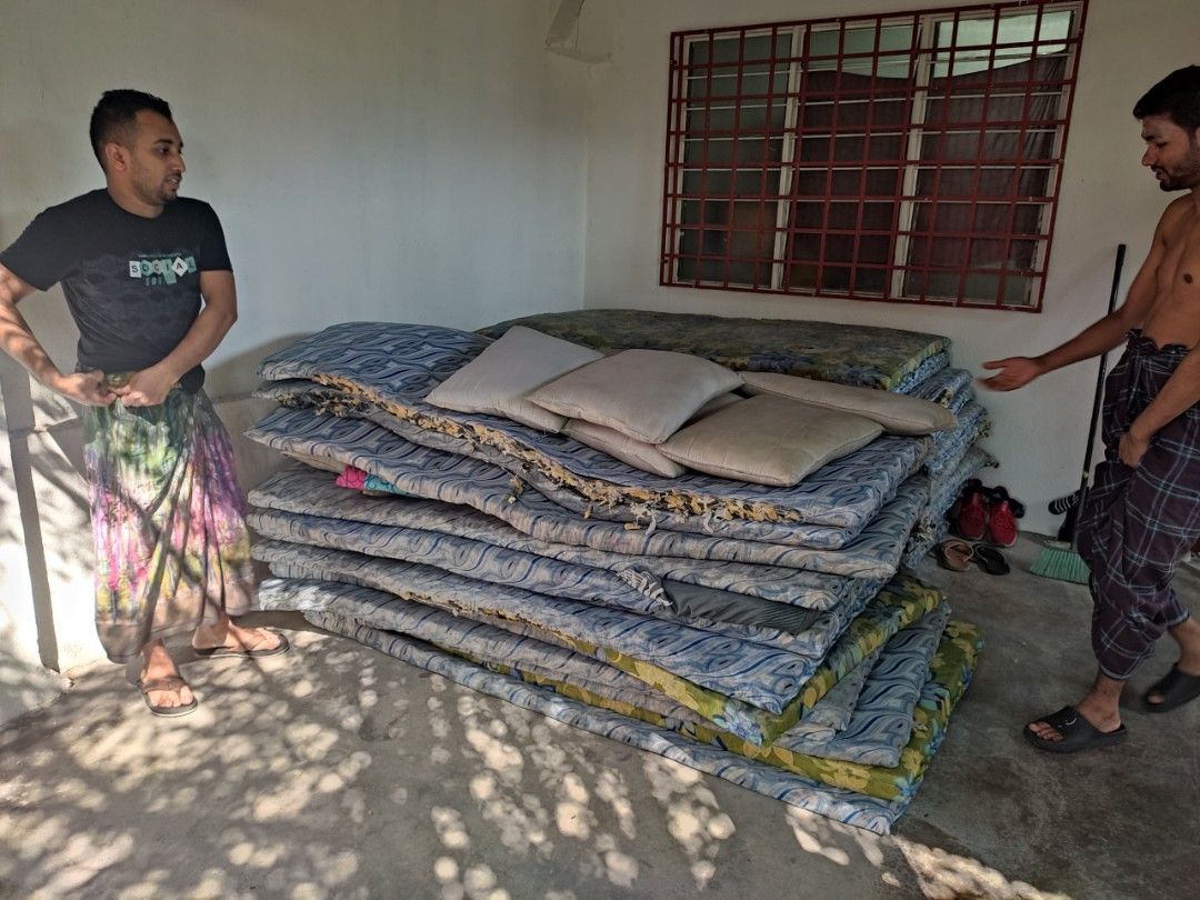 Khidmat lupus sampah / perabot lama / barangan lama, Community on Carousell