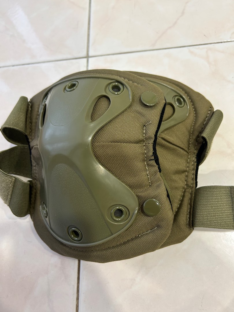 Knee Guards (SAF), Sports Equipment, Other Sports Equipment and ...