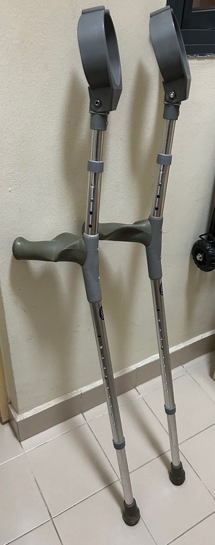 Leg clutches, Health & Nutrition, Assistive & Rehabilatory Aids ...