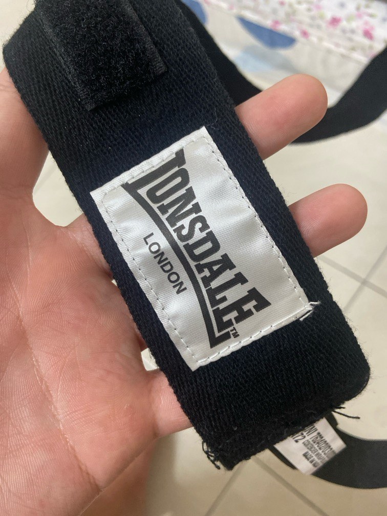 Lonsdale boxing handwrap, Men's Fashion, Watches & Accessories, Gloves ...