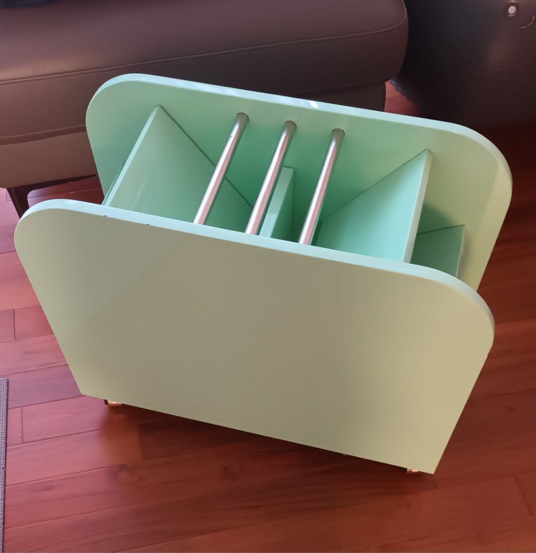 Magazine Trolley, 傢俬＆家居, 傢俬, 櫃子、組合櫃及置物架 - Carousell