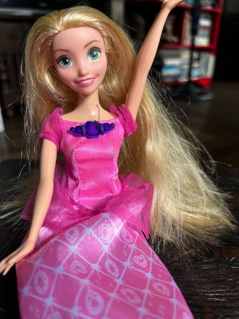 Mattel Disney Princess Rapunzel Tangled Barbie doll, Hobbies & Toys ...