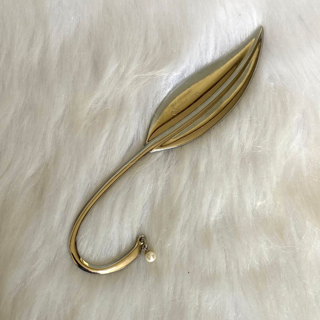 Mikimoto Silver Tone Pearl Leaf Bookmark, Women's Fashion, Watches ...