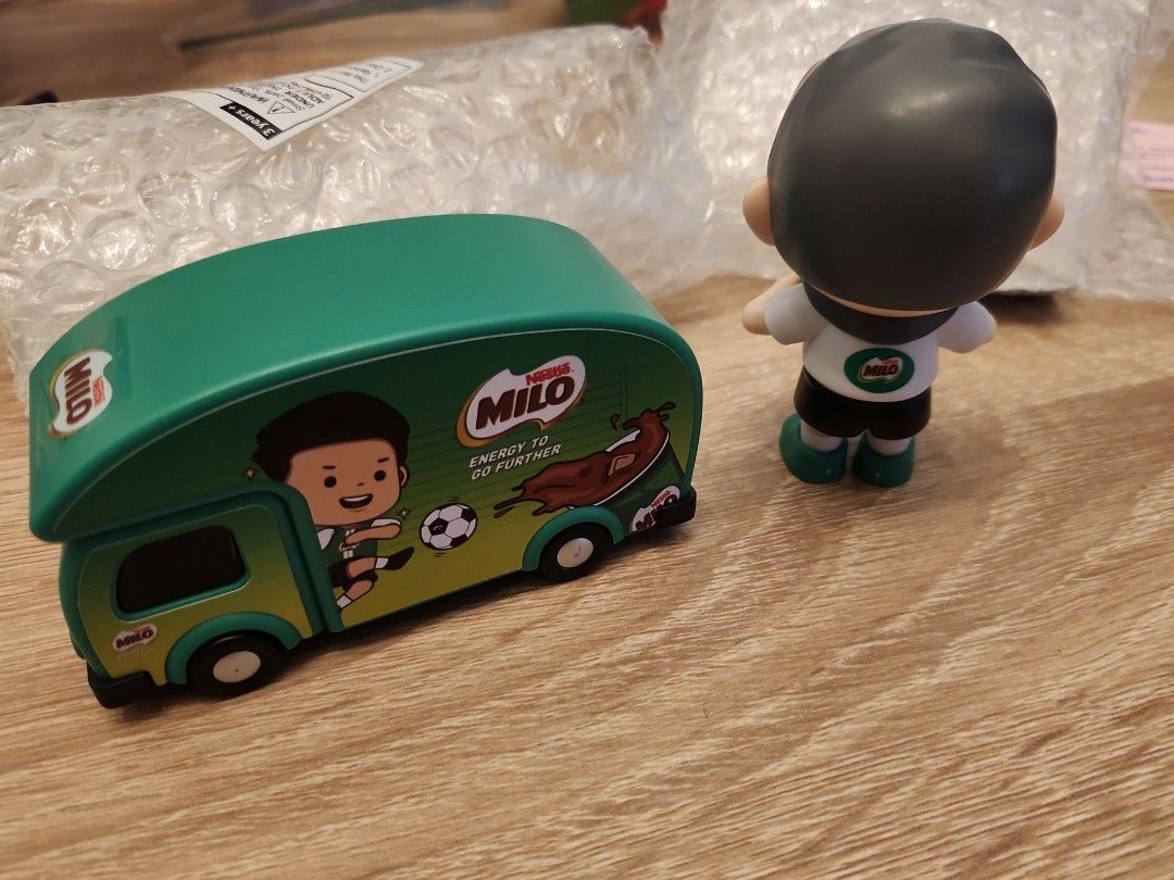 Milo van and figurine serving milo, Hobbies & Toys, Memorabilia ...