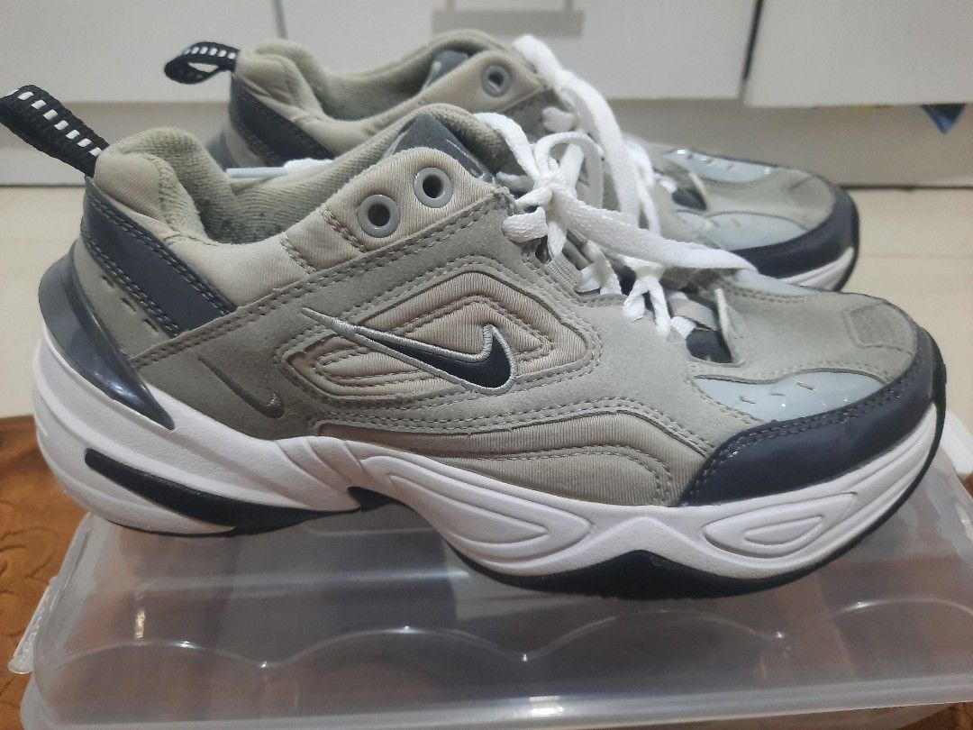 Nike Putih, Fesyen Pria, Sepatu , Sneakers di Carousell