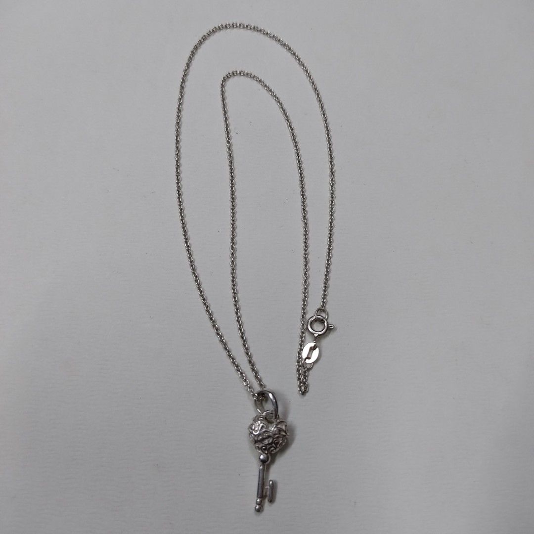 Original Pandora Regal Key pendant, Women's Fashion, Jewelry ...