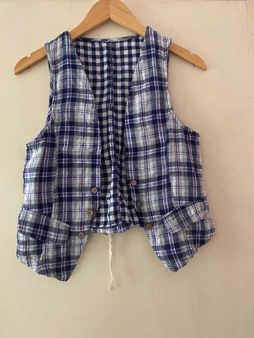 Plaid Vest, Women's Fashion, Tops, Sleeveless on Carousell