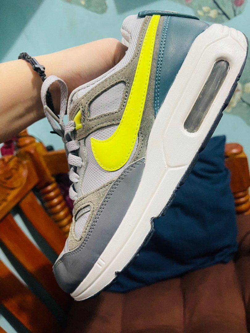 Preloved shoes, Women's Fashion, Footwear, Sneakers on Carousell
