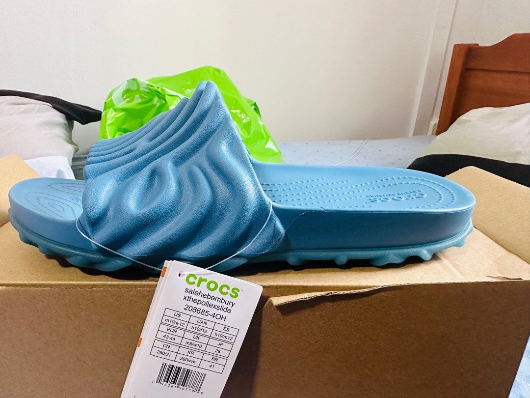 Salehe bumbery crocs, Men's Fashion, Footwear, Flipflops and Slides on ...