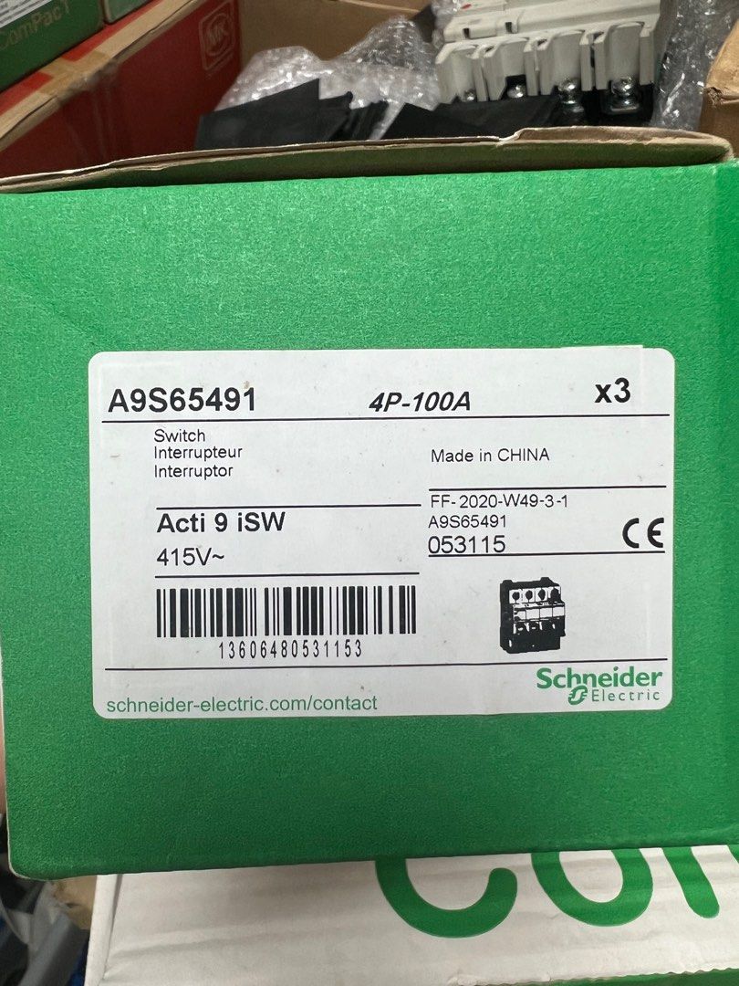 Schneider ISW 4P 100A AI開關, 家庭電器, 轉插器及插頭 - Carousell