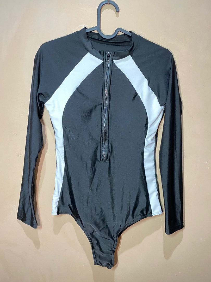Shein black and white rashguard, Women's Fashion, Swimwear, Rash guard ...