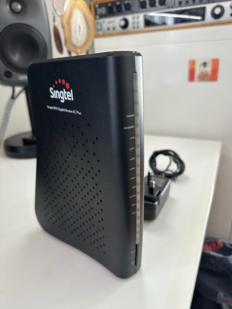 Singtel WiFi Gigabit Router AC Plus, Computers & Tech, Parts ...