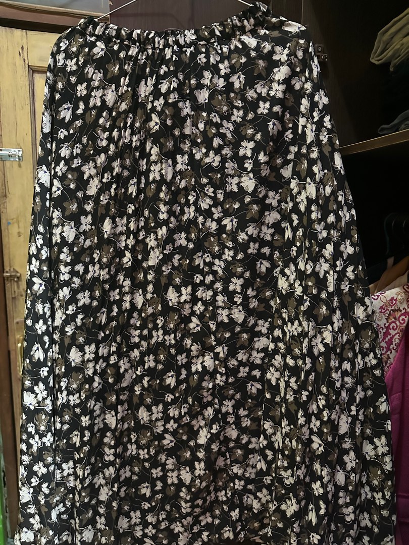 Skirt / Rok Floral Lowrys Farm, Fesyen Wanita, Pakaian Wanita, Gaun ...