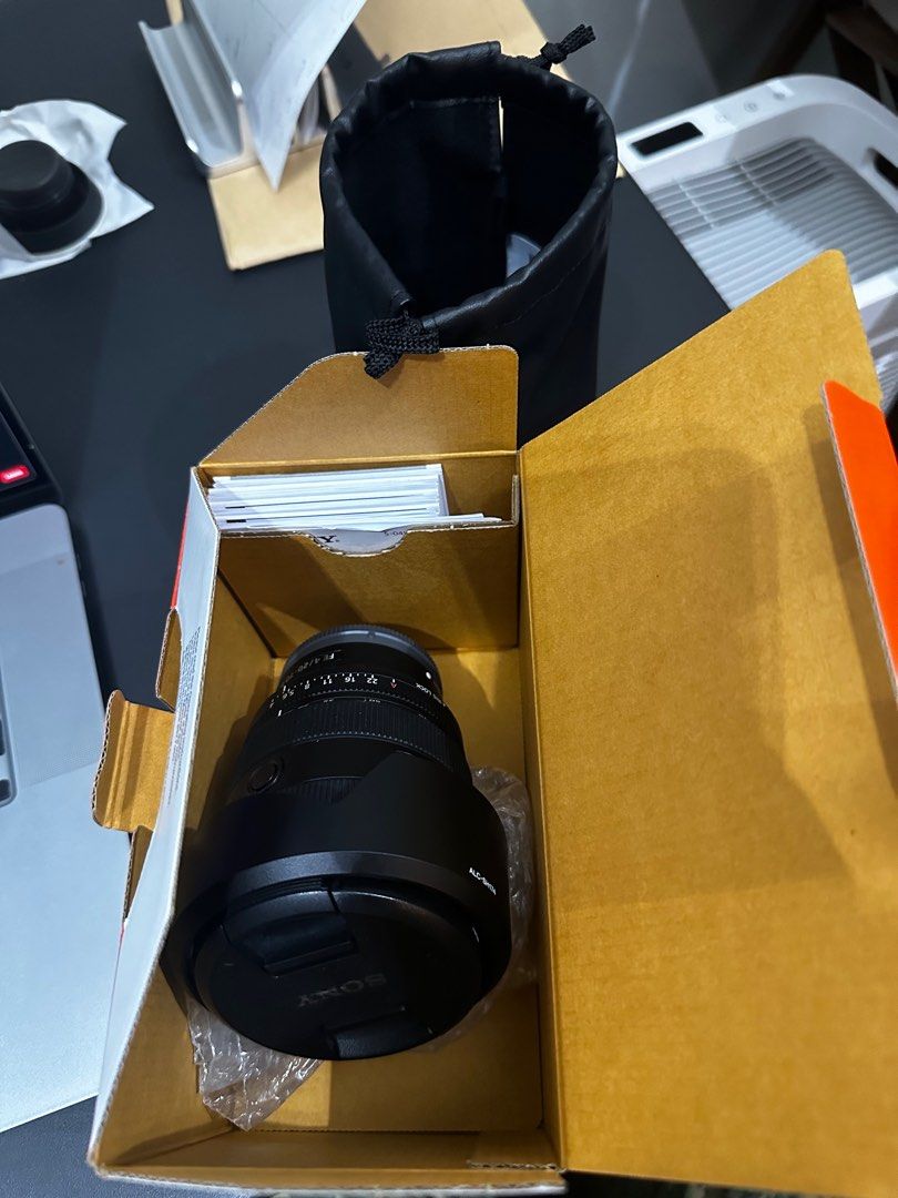 Sony 20-70mm F4, Photography, Lens & Kits on Carousell