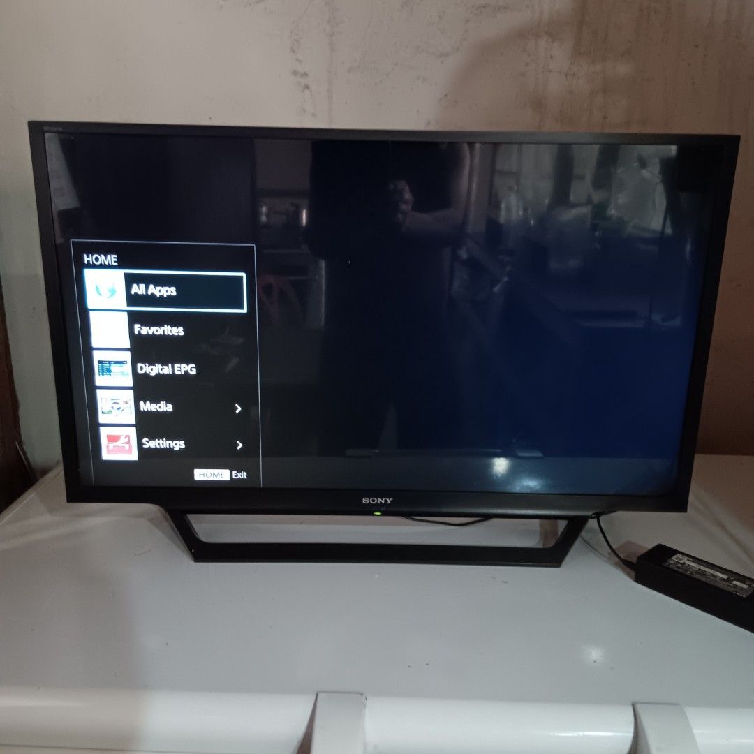 Sony Bravia 32 inch smart tv w/ free Mxq pro, TV & Home Appliances, TV ...