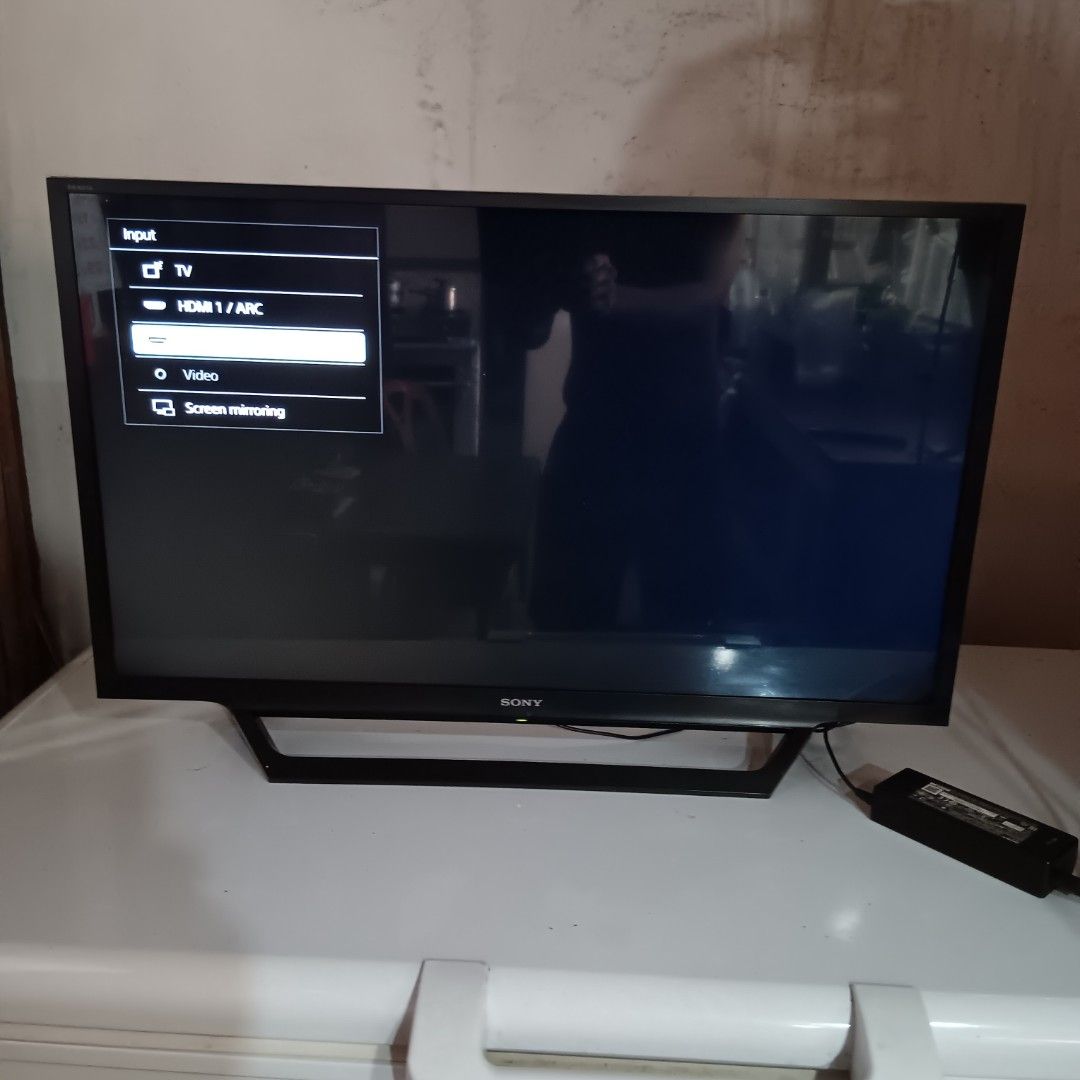 Sony Bravia 32 inch smart tv w/ free Mxq pro, TV & Home Appliances, TV ...