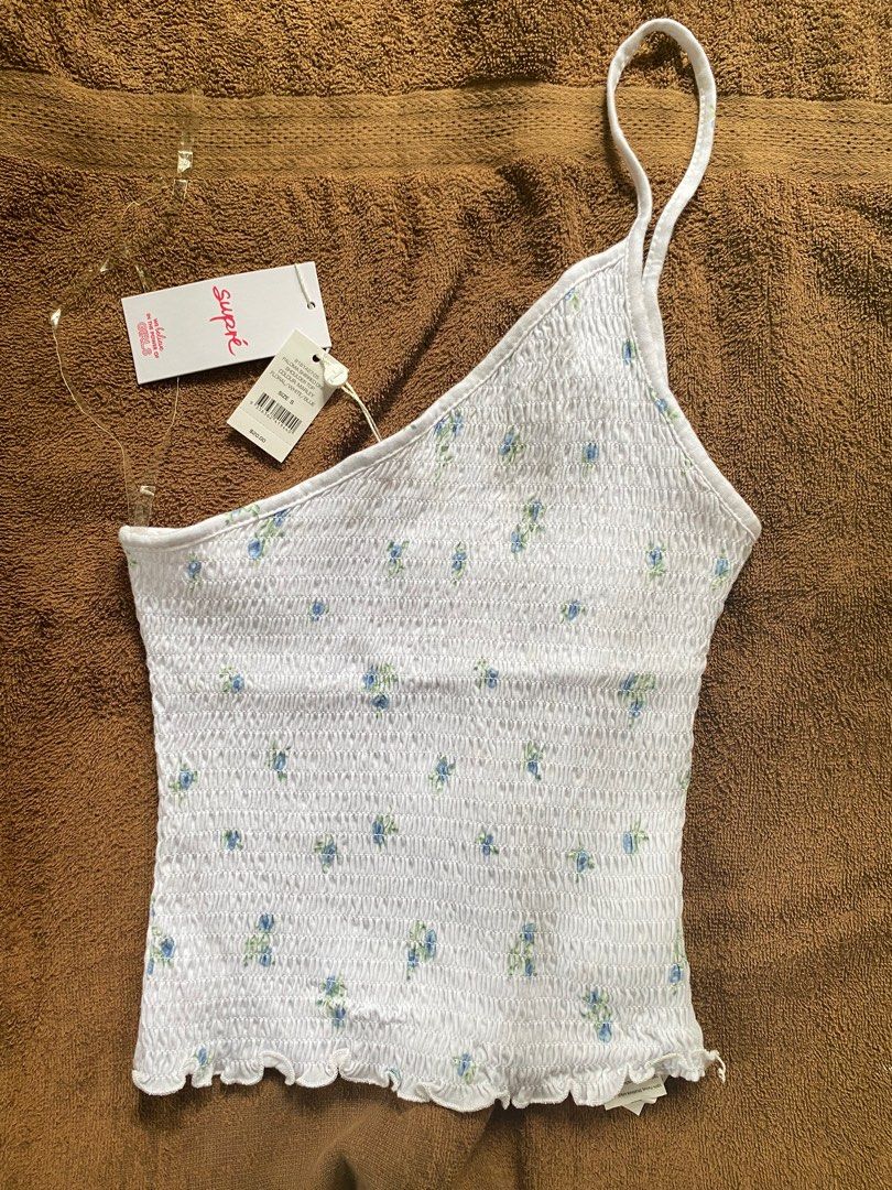 Supre Smocked Venus Cut, Women's Fashion, Tops, Sleeveless on Carousell