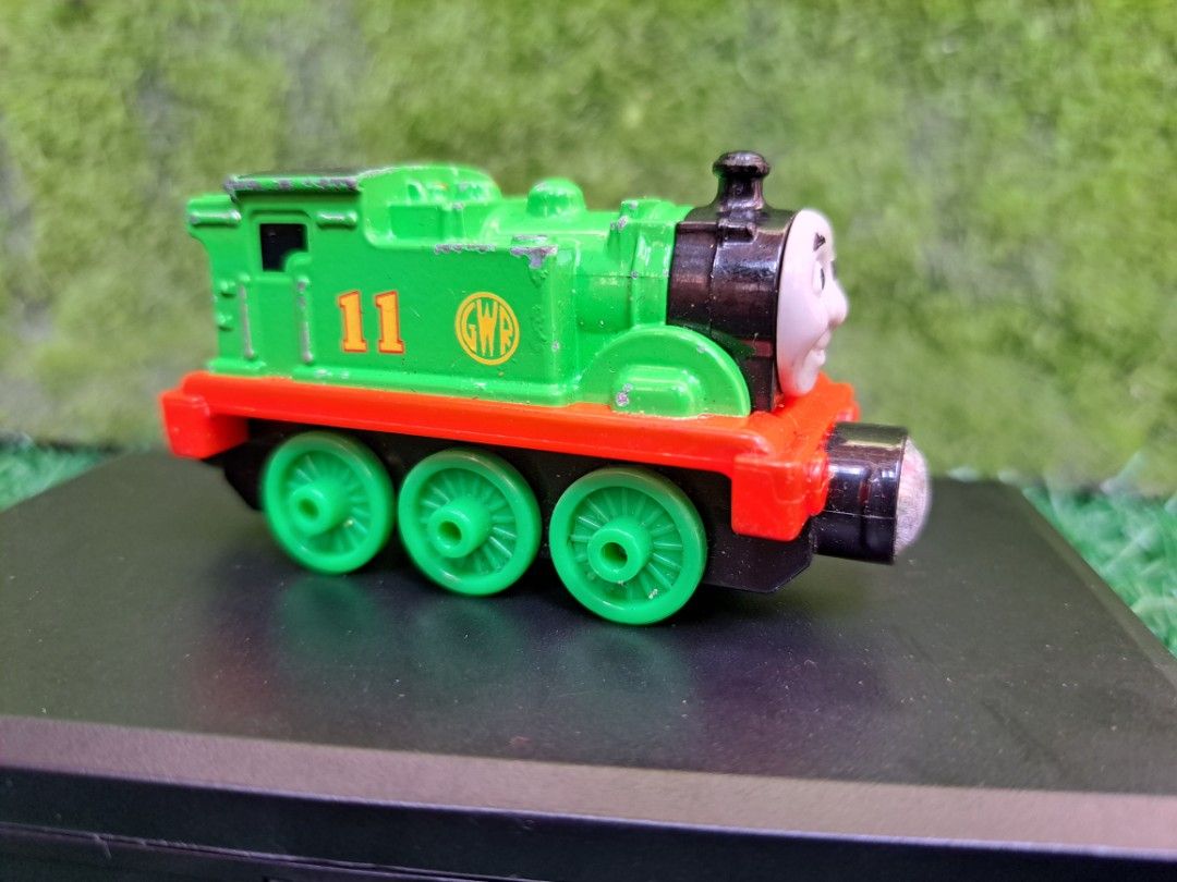 Thomas & Friends Diecast Magnetic Train 2013 Mattel Oliver made in ...