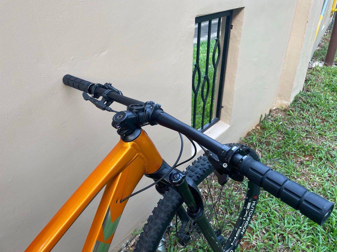 Trek Roscoe 7, Sports Equipment, Bicycles & Parts, Bicycles on Carousell
