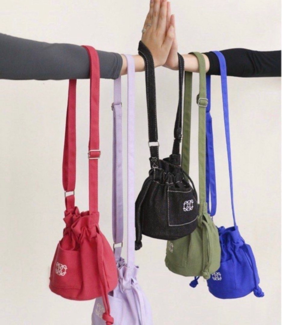 TTR froot loop bag 2.0 roasted houjicha, Women's Fashion, Bags ...