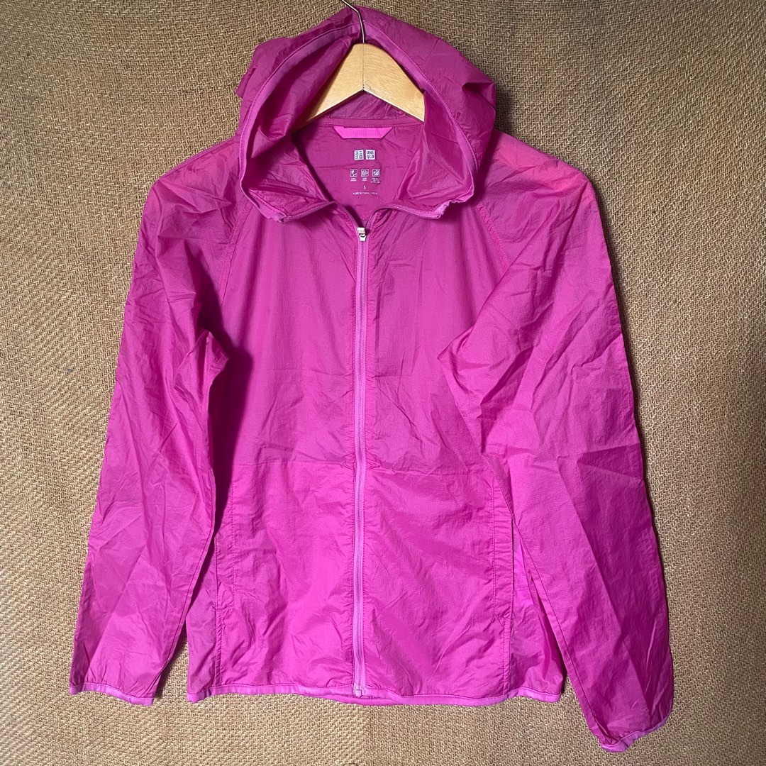 Uniqlo Blocktech Running Ultralight Shocking Pink Jacket Woman, Fesyen ...
