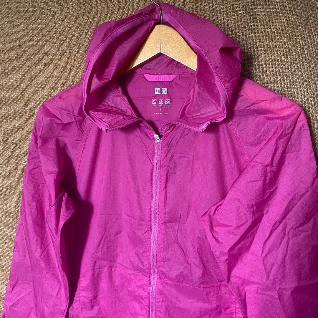 Uniqlo Blocktech Running Ultralight Shocking Pink Jacket Woman, Fesyen ...