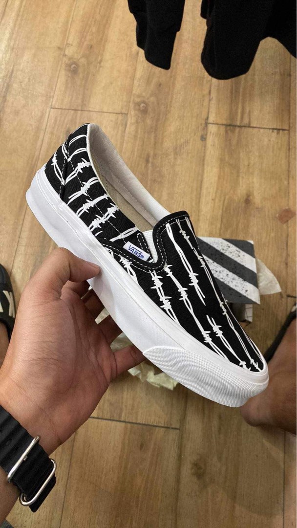 Vans Vault Slip on Barbed Wire, Men's Fashion, Footwear, Sneakers on ...