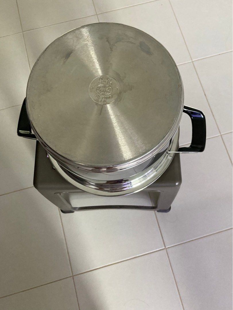 AMC pot 8l 24cm, Furniture & Home Living, Kitchenware & Tableware ...