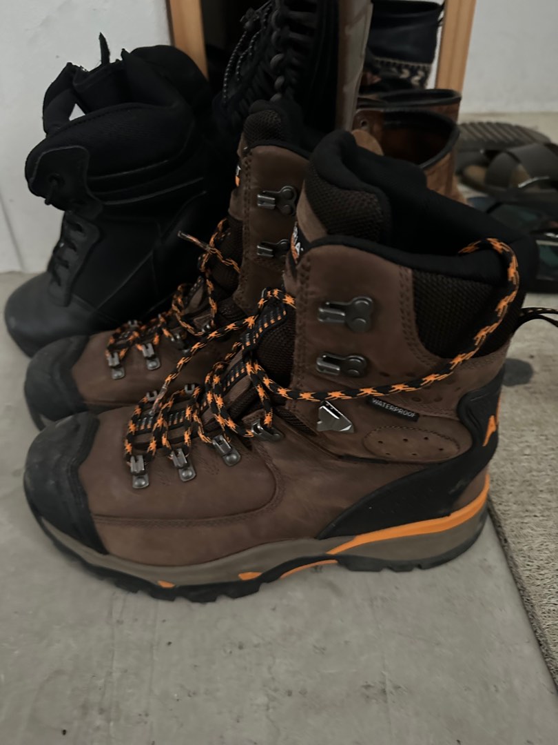Ariat and red wing, Men's Fashion, Footwear, Boots on Carousell