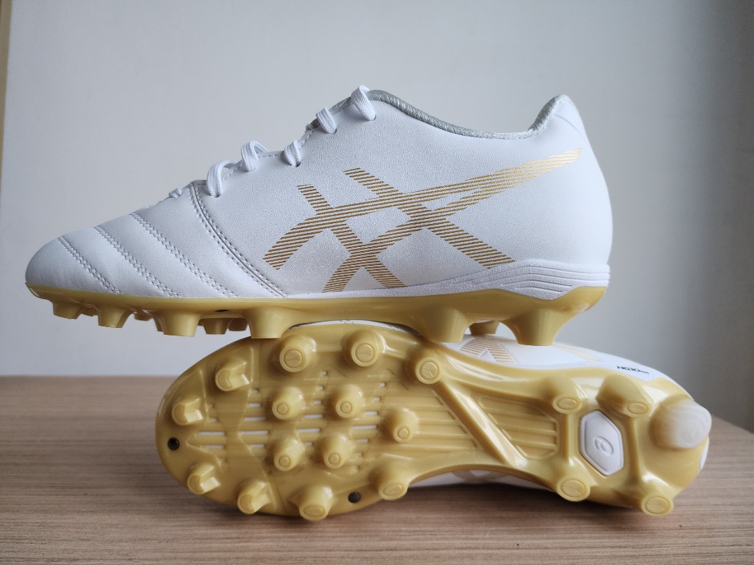 Asics Football Soccer Cleats Shoes, Women's Fashion, Footwear, Shoe ...