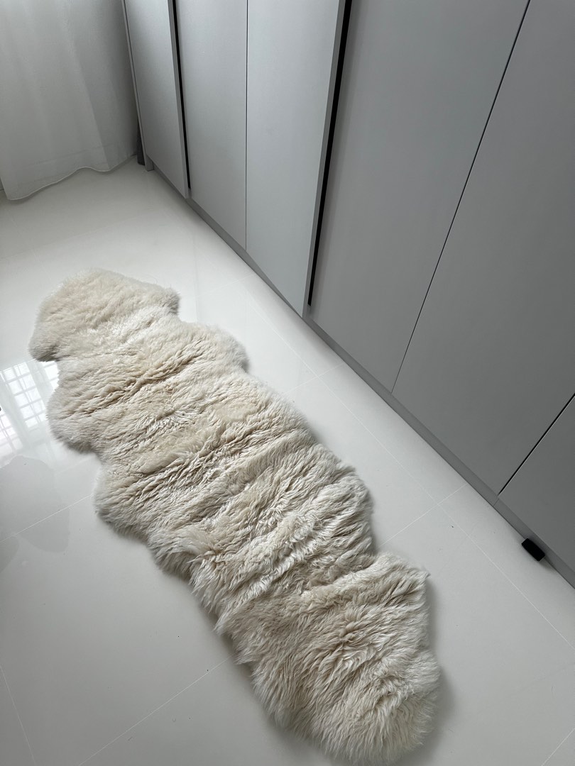 1.8m Authentic Aussie Sheep Rug (1.8m long!) , Furniture & Home Living ...