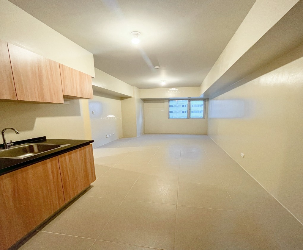 AVIDA TURF Condominium with Maid's Room/Stock Room For Sale, Property ...