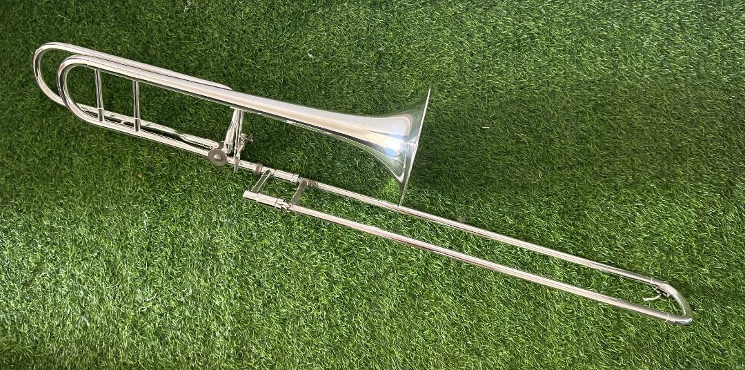 Besson BE-744 International Series Tenor Trombone, Hobbies & Toys ...
