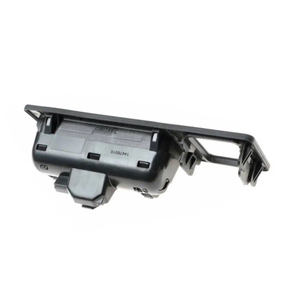 BMW tailgate boot switch handle, Car Accessories, Accessories on Carousell