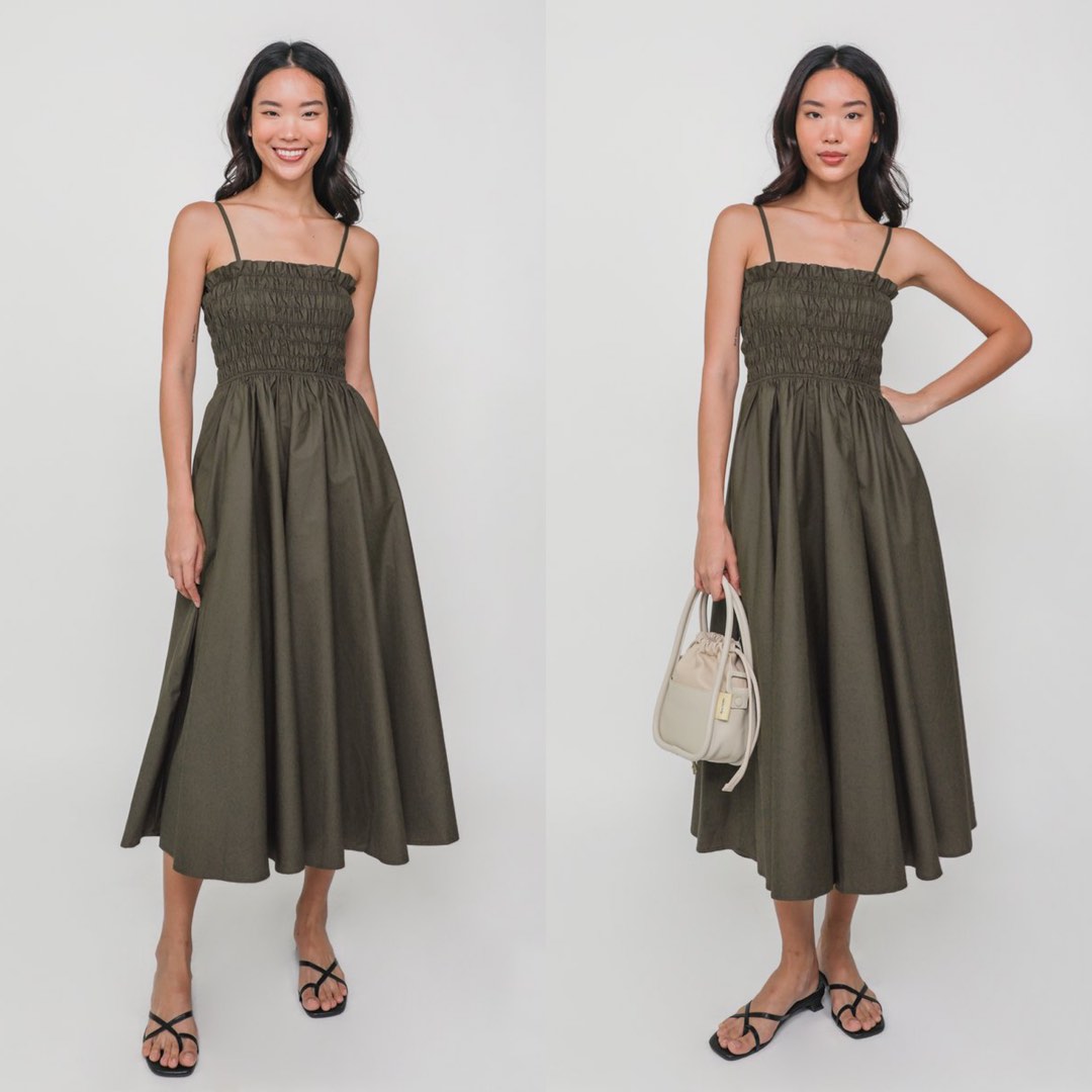 BNWT The Tinsel Rack Savonne Smocked Maxi Dress in Brown, Women's Fashion, Dresses & Sets ...
