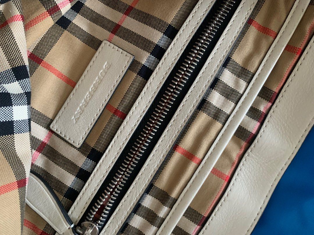 Burberry Messenger, Luxury, Bags & Wallets on Carousell