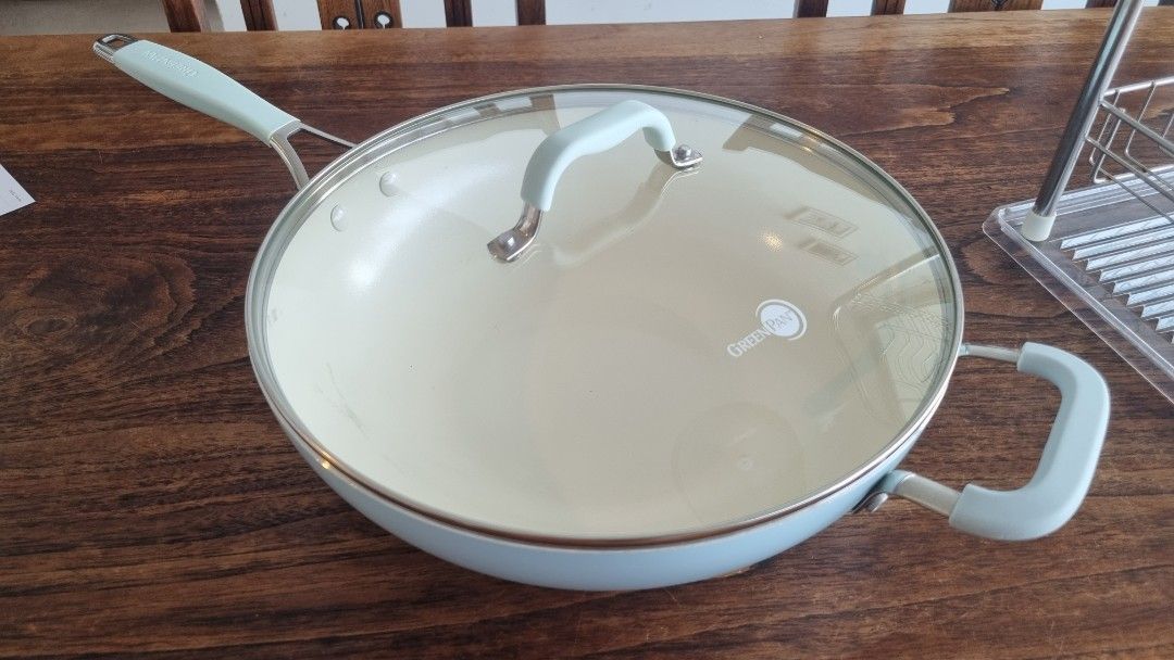 Ceramic Wok with long handle, Furniture & Home Living, Kitchenware ...