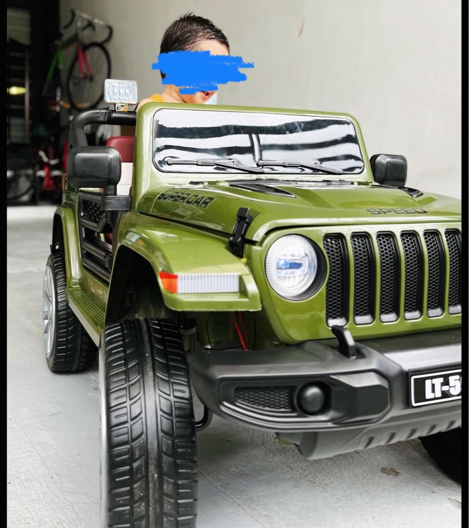 Chargeable electric toy car, Hobbies & Toys, Toys & Games on Carousell
