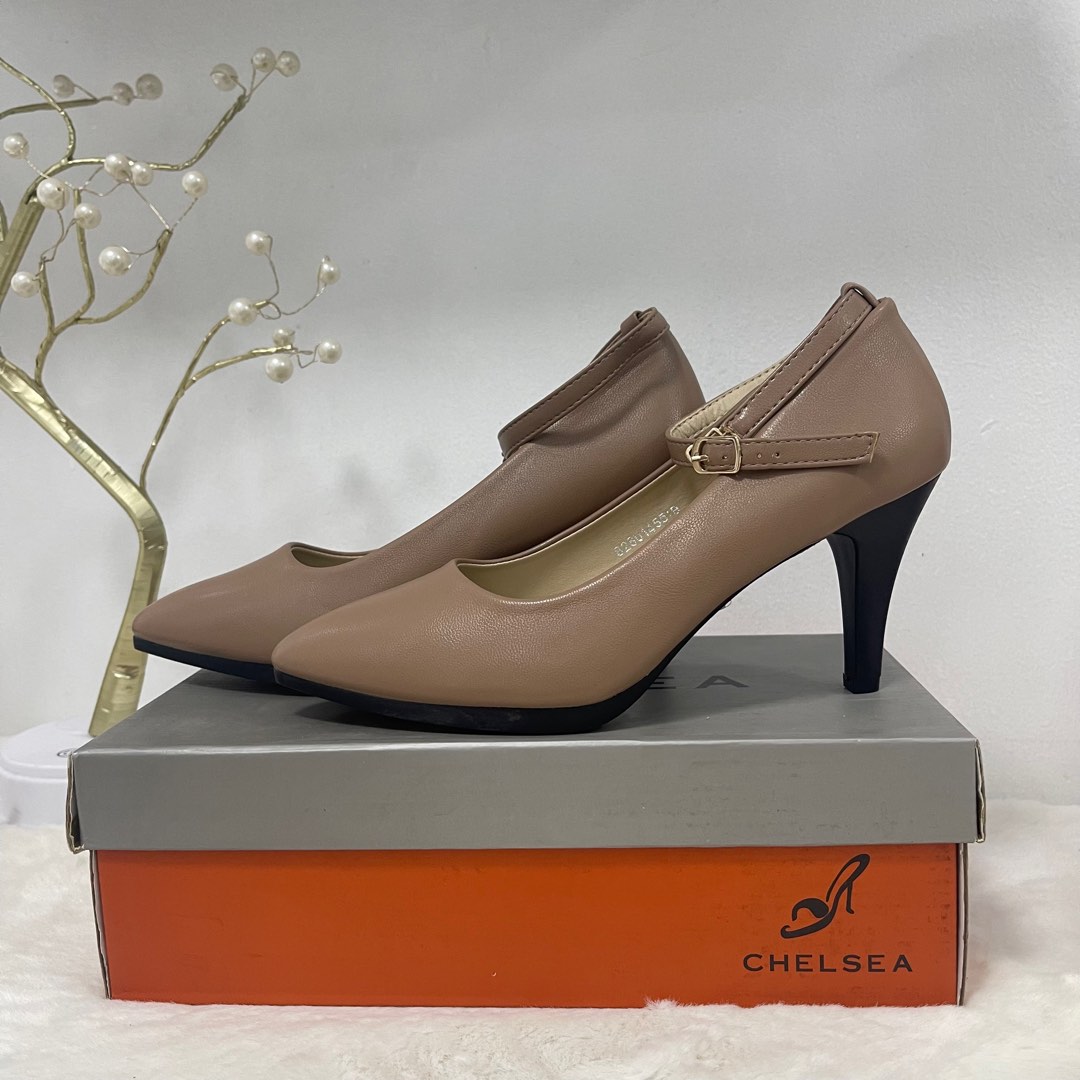 Chelsea Mocha Heels, Women's Fashion, Footwear, Heels on Carousell