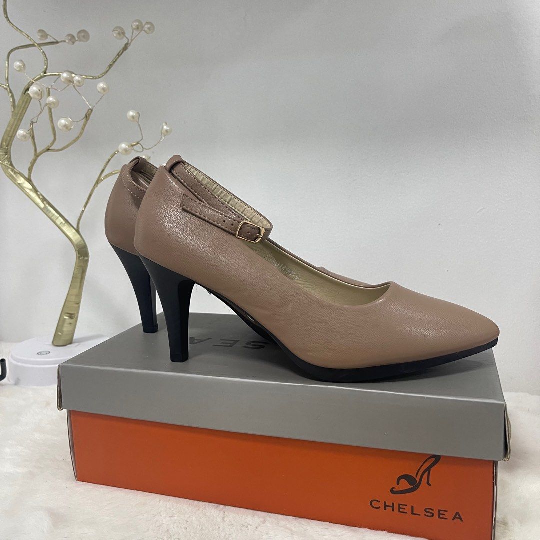 Chelsea Mocha Heels, Women's Fashion, Footwear, Heels on Carousell