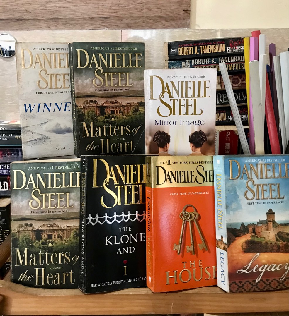 Daniel Steel Pocket books, Hobbies & Toys, Books & Magazines, Fiction ...