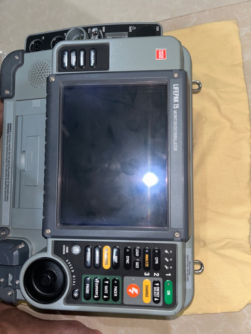 Defibrillator Lifepak 15, Health & Nutrition, Health Monitors ...