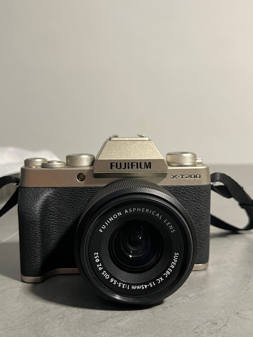 Fujifilm XT-200, Photography, Cameras on Carousell