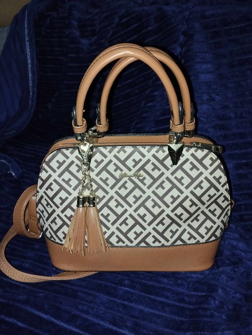 HOW.R.U Shoulder Bag, Women's Fashion, Bags & Wallets, Shoulder Bags on ...