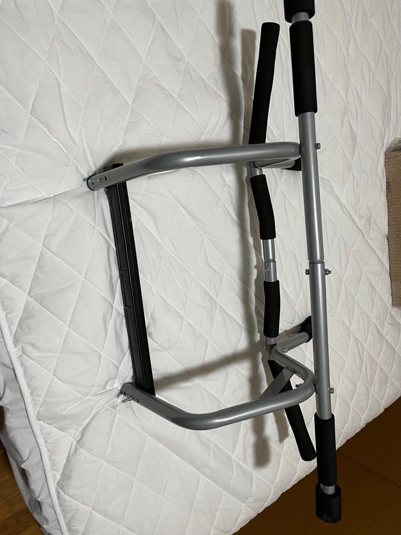 Indoor chinning bar / pull-up bar, Sports Equipment, Exercise & Fitness ...